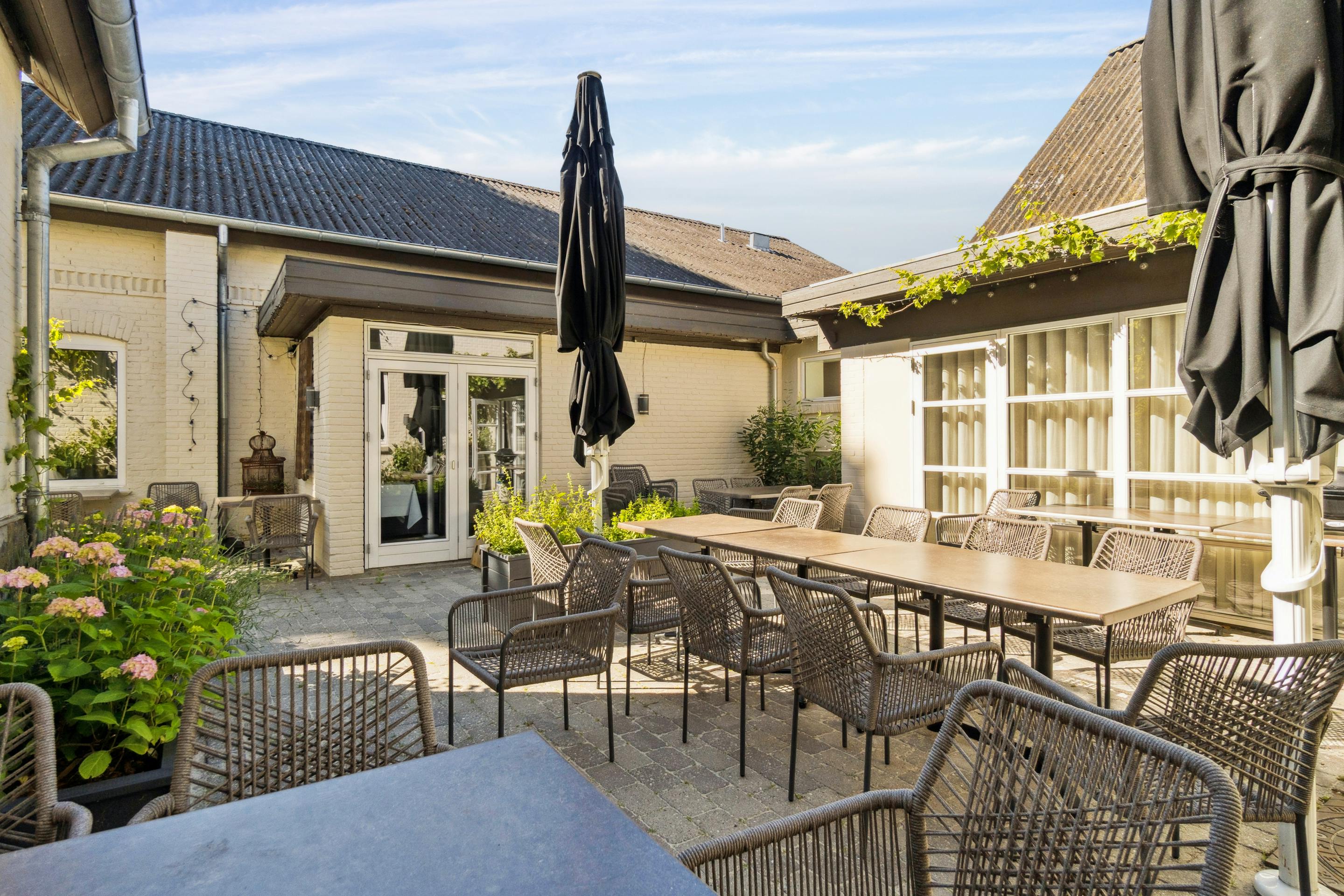 Kendt og moderne kro tæt på Aarhus sat til salg: Forpagter har mod på mere